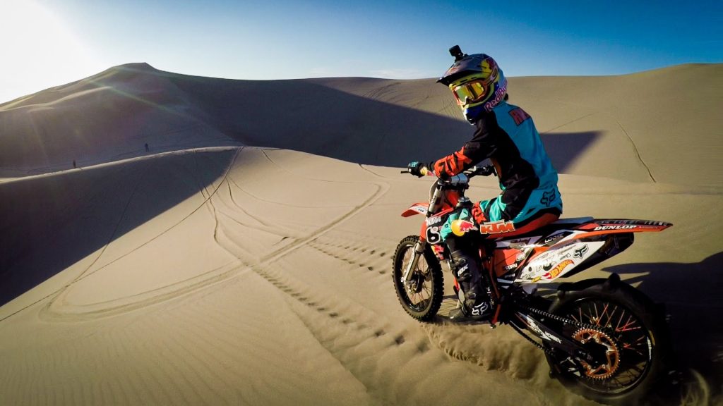 Trik dan Tips Mengendarai Motor Trail di Track Pasir | MOTO East Java
